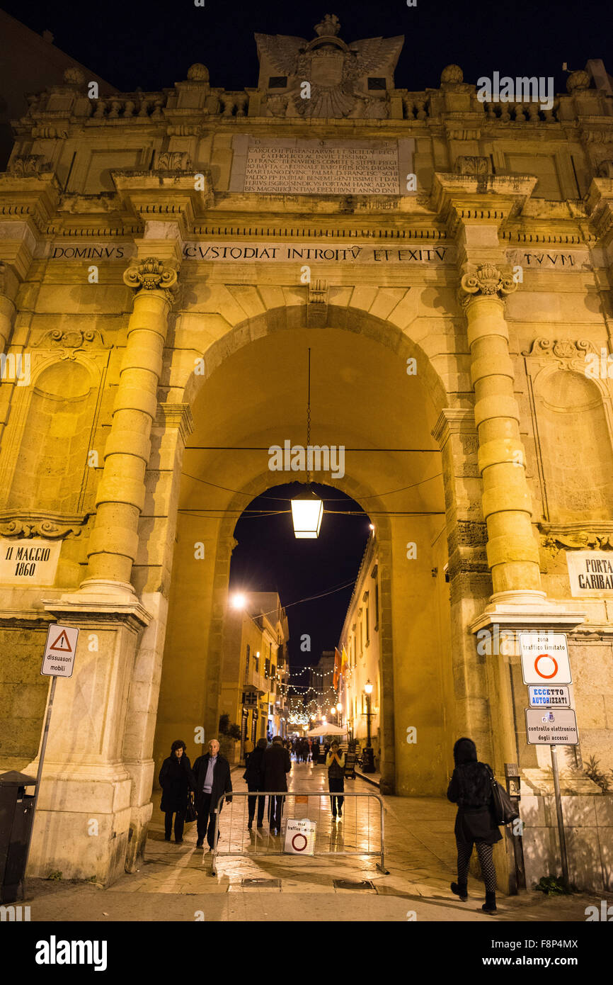 Italy, Sicily, Marsala, Porta Garibaldi, Garibaldi door Stock Photo - Alamy