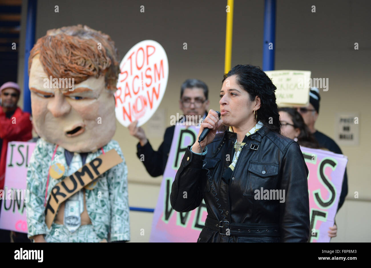 Code pink protest hi-res stock photography and images - Alamy