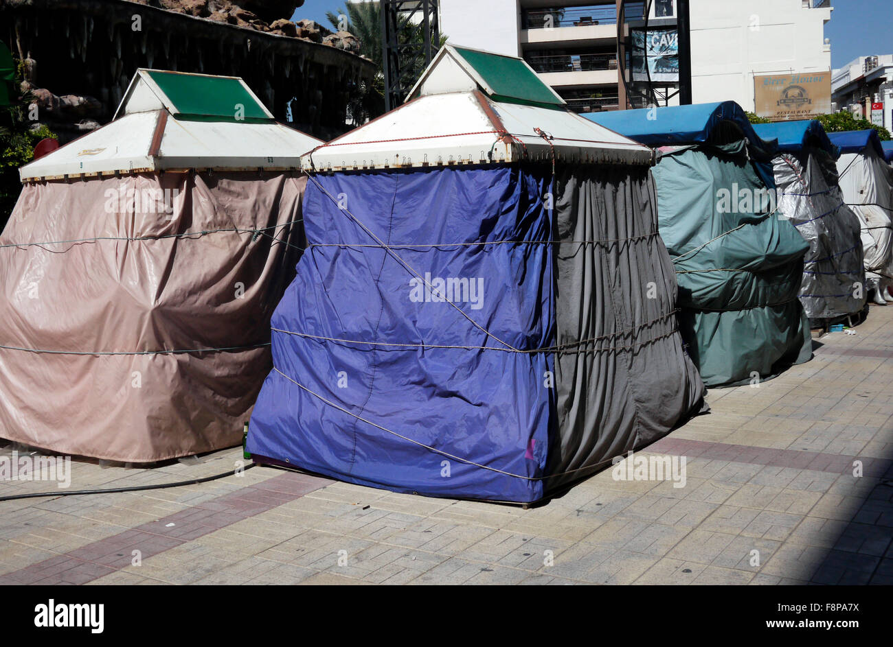 Covered Street Market Stalls in the early morning Stock Photo - Alamy