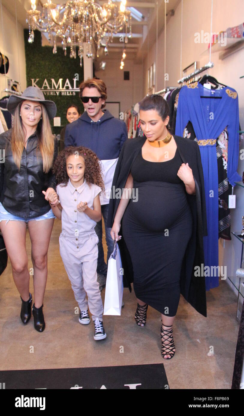 Heavily pregnant Kim Kardashian out shopping at Kamal with Jonathan ...