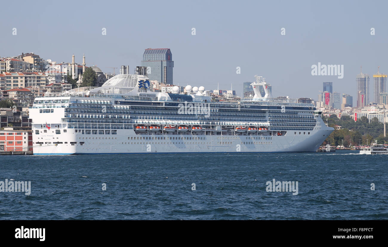 MS Island Princess Cruise Ship in Istanbul Port. Ship has 1,970 ...