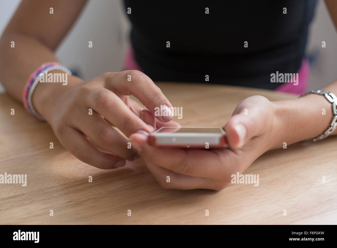 Woman text messaging cell hi-res stock photography and images - Alamy