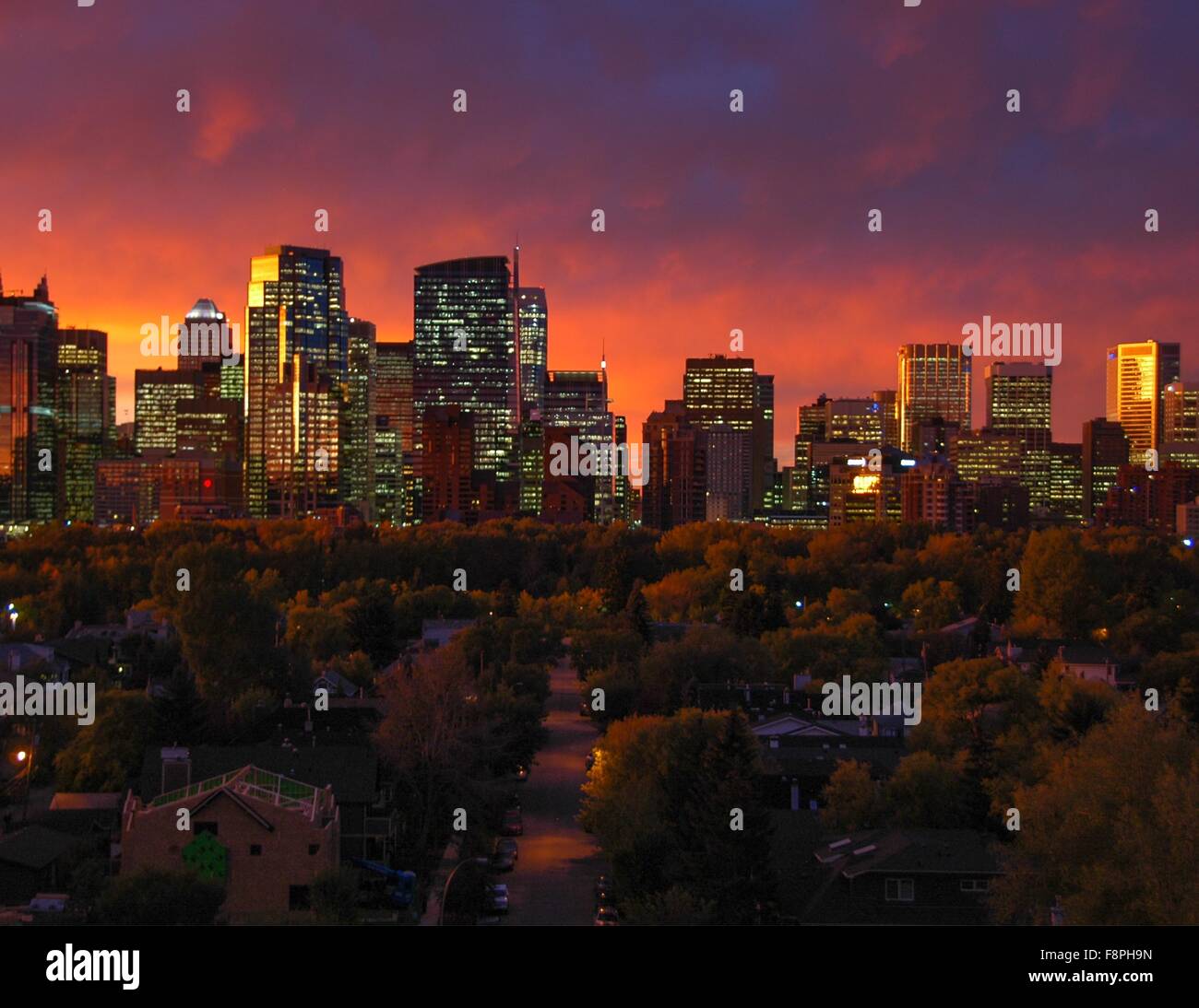 Calgary skyline in the fall hi-res stock photography and images - Alamy
