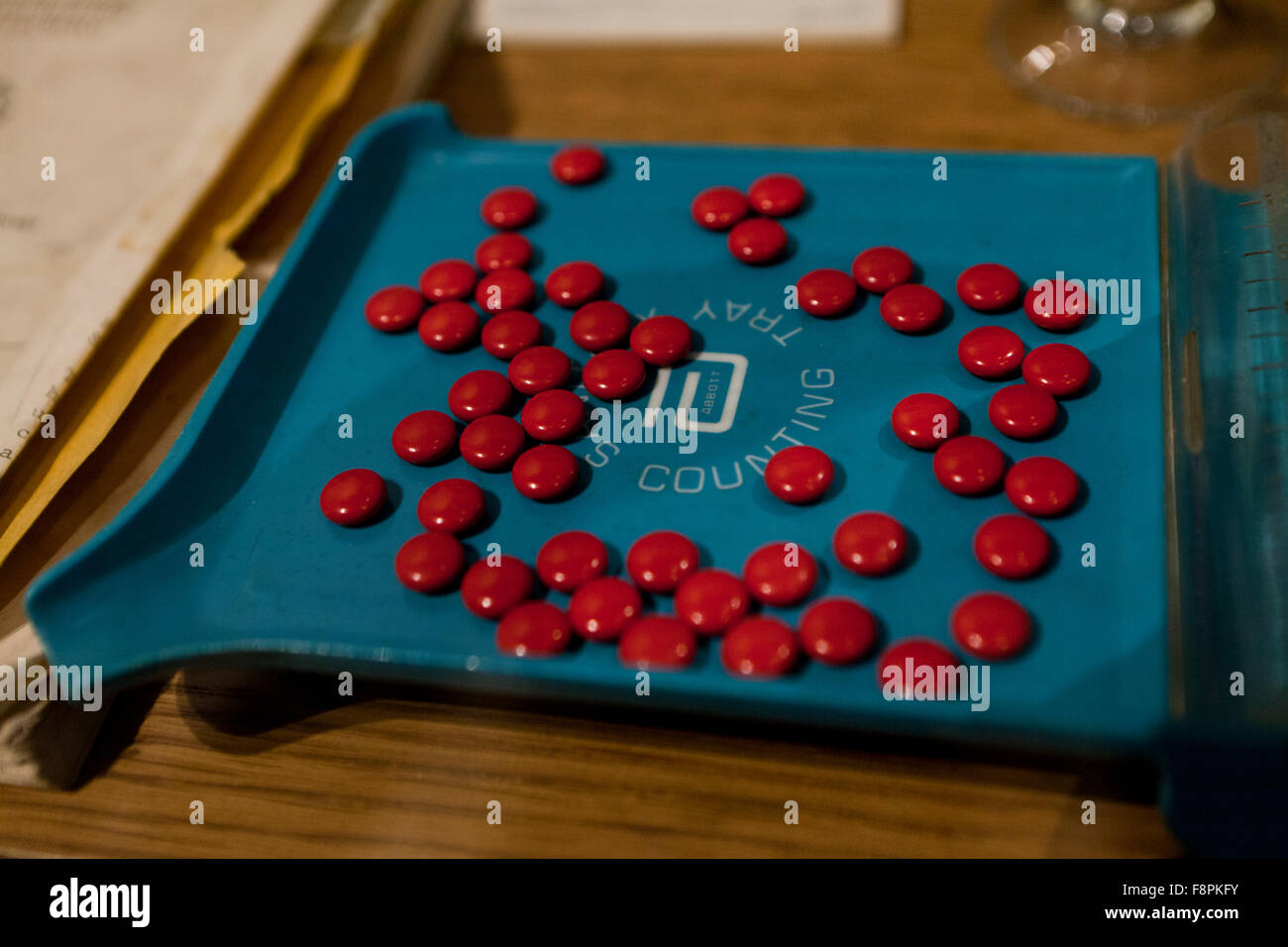 Pill counting tray hi-res stock photography and images - Alamy