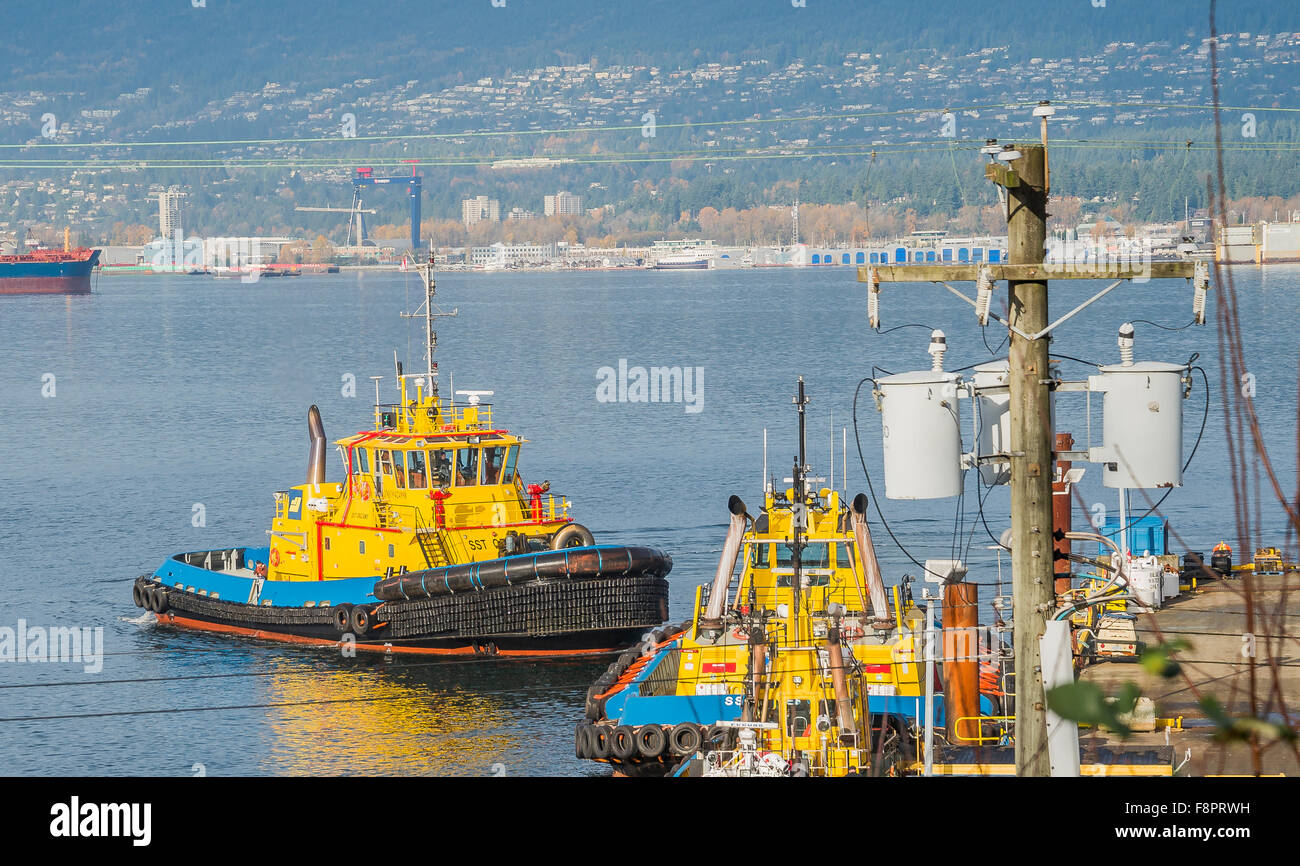 Fire boats hi-res stock photography and images - Alamy