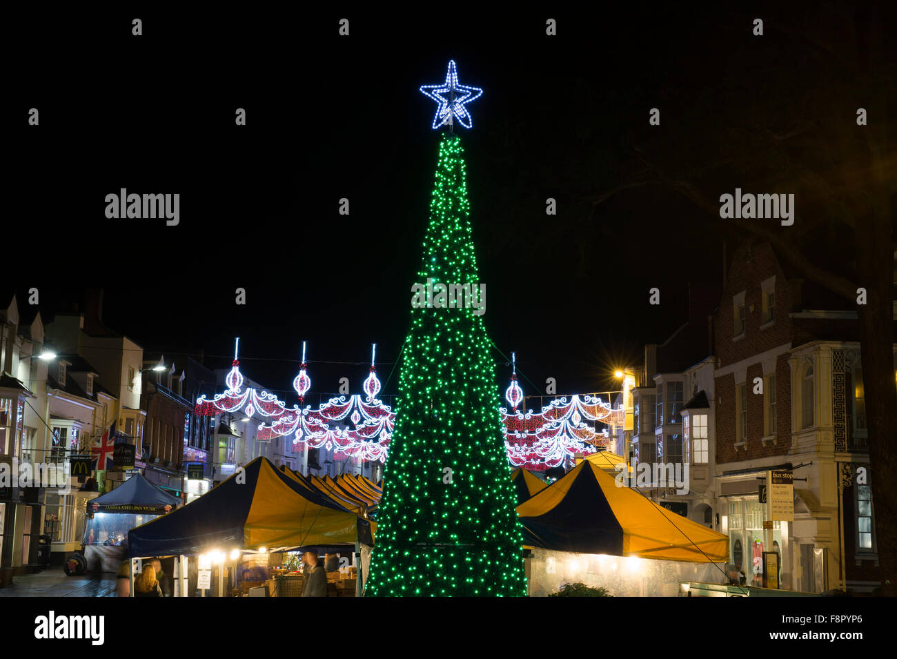 Christmas lights at night at Stratford Upon Avon, Warwickshire, England ...