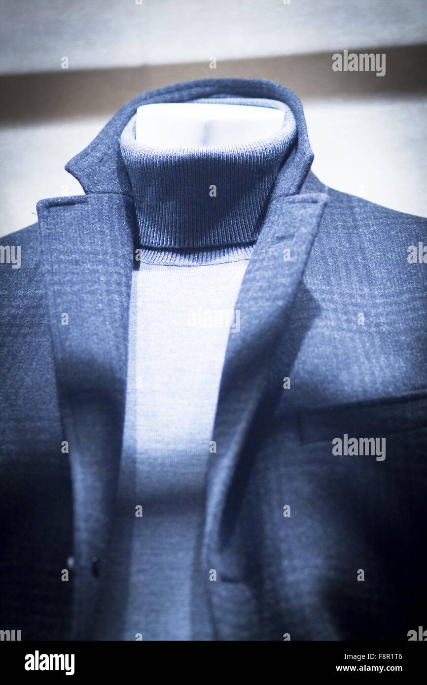 Shop dummy fashion mannequin in department store boutique window ...