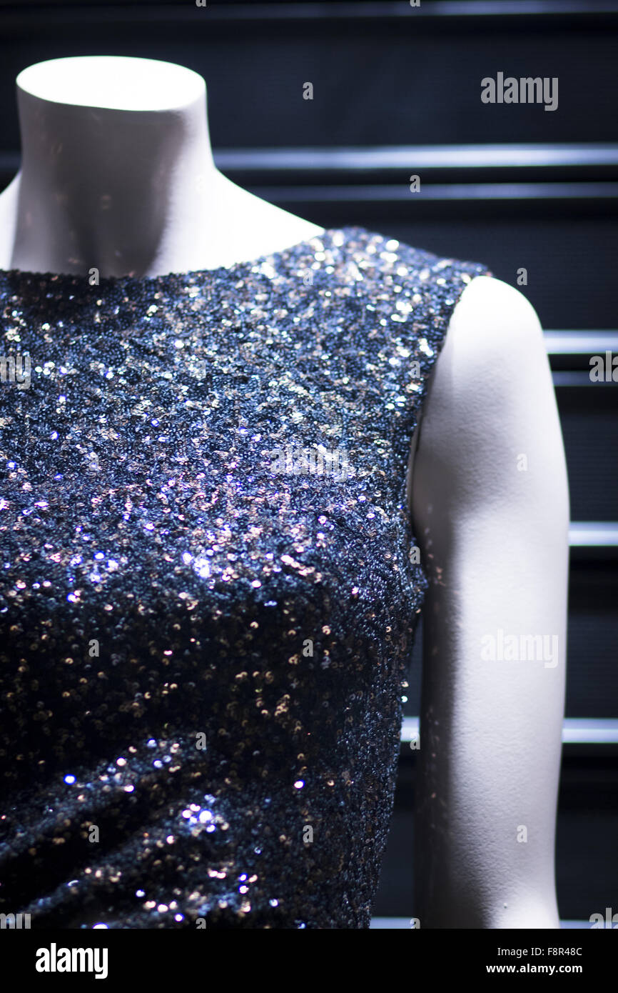 Shop dummy fashion mannequin in department store boutique window ...
