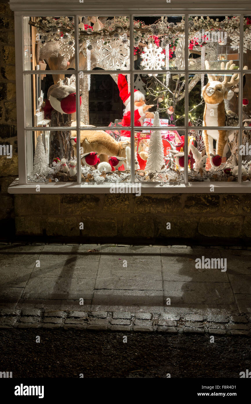 Christmas Santa display in a shop window. Broadway, Cotswolds ...