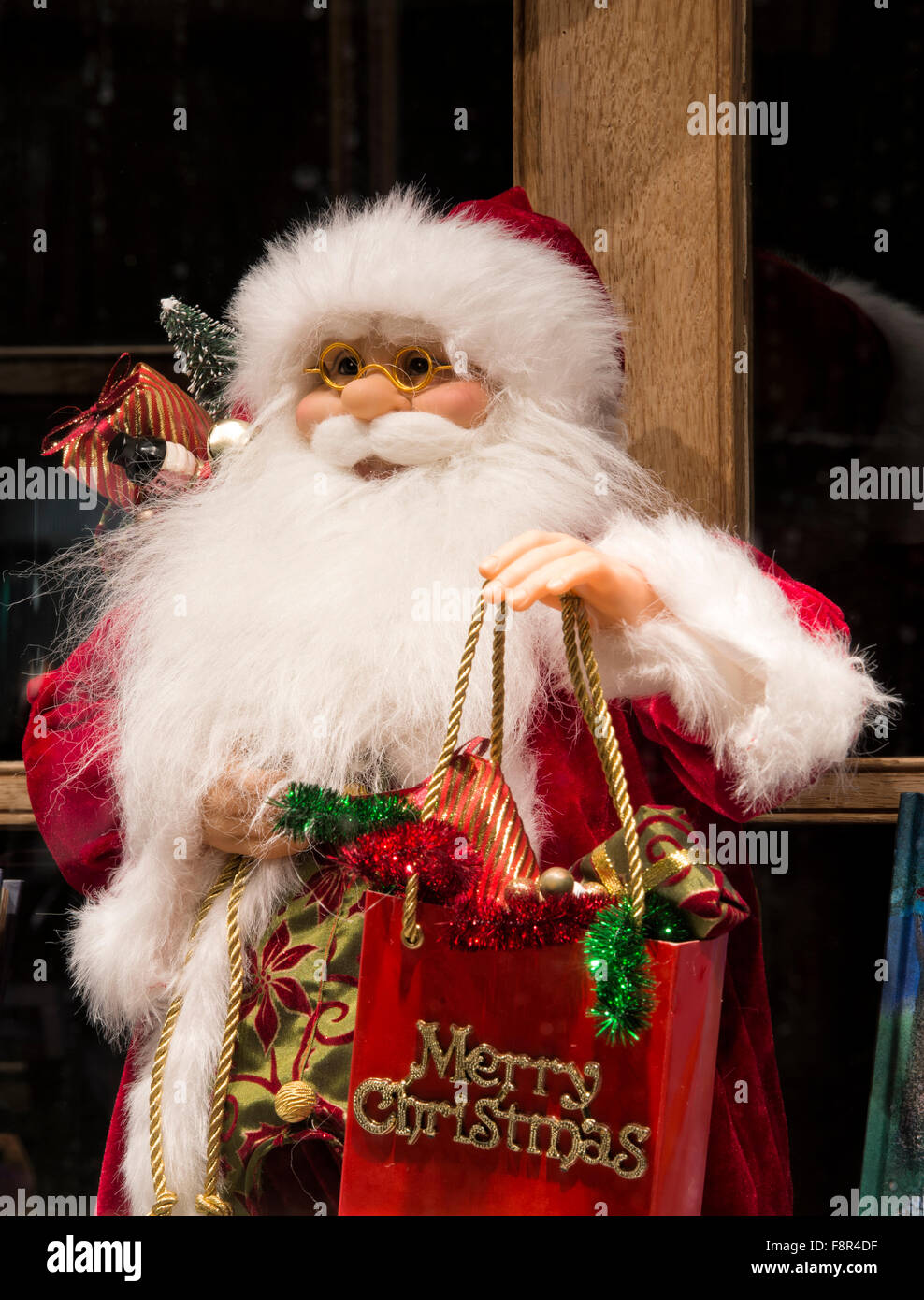 Christmas Santa display in a shop window. Broadway, Cotswolds ...