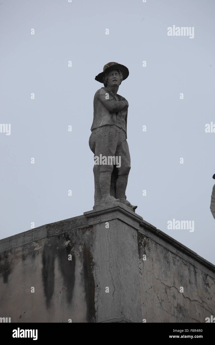 roof statues in Venice Stock Photo - Alamy
