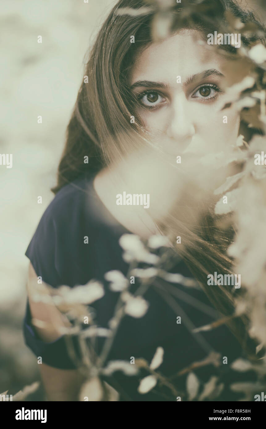 Scared girl hi-res stock photography and images - Alamy