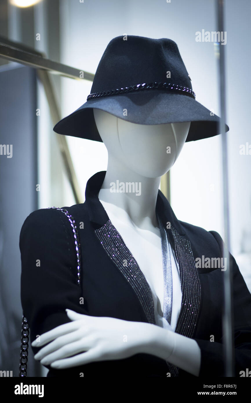 Shop dummy fashion mannequin in department store boutique window ...
