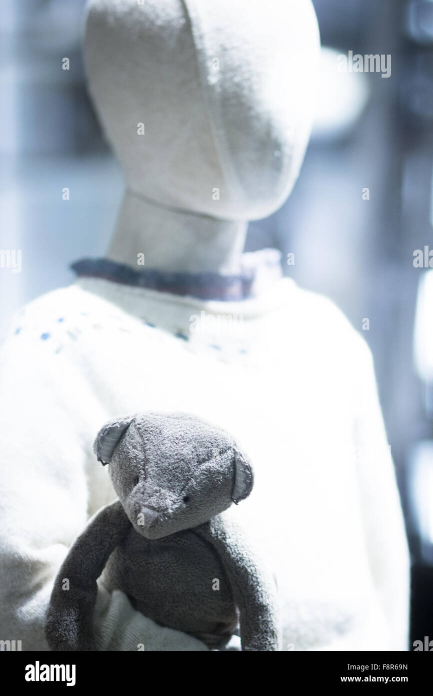 Shop dummy fashion mannequin in department store boutique window ...