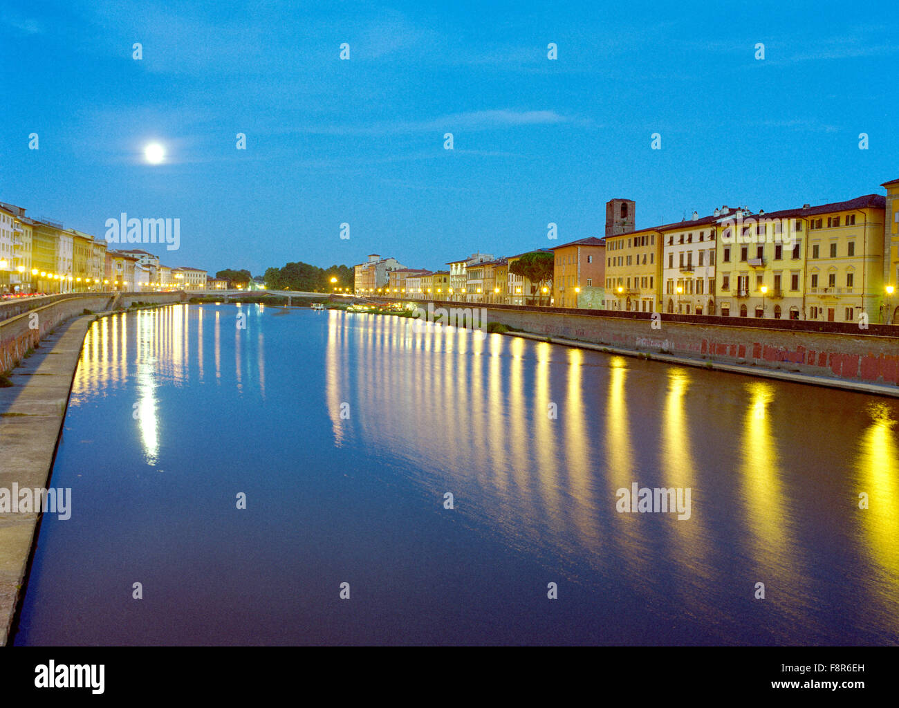 Pisa arno palace hi-res stock photography and images - Alamy
