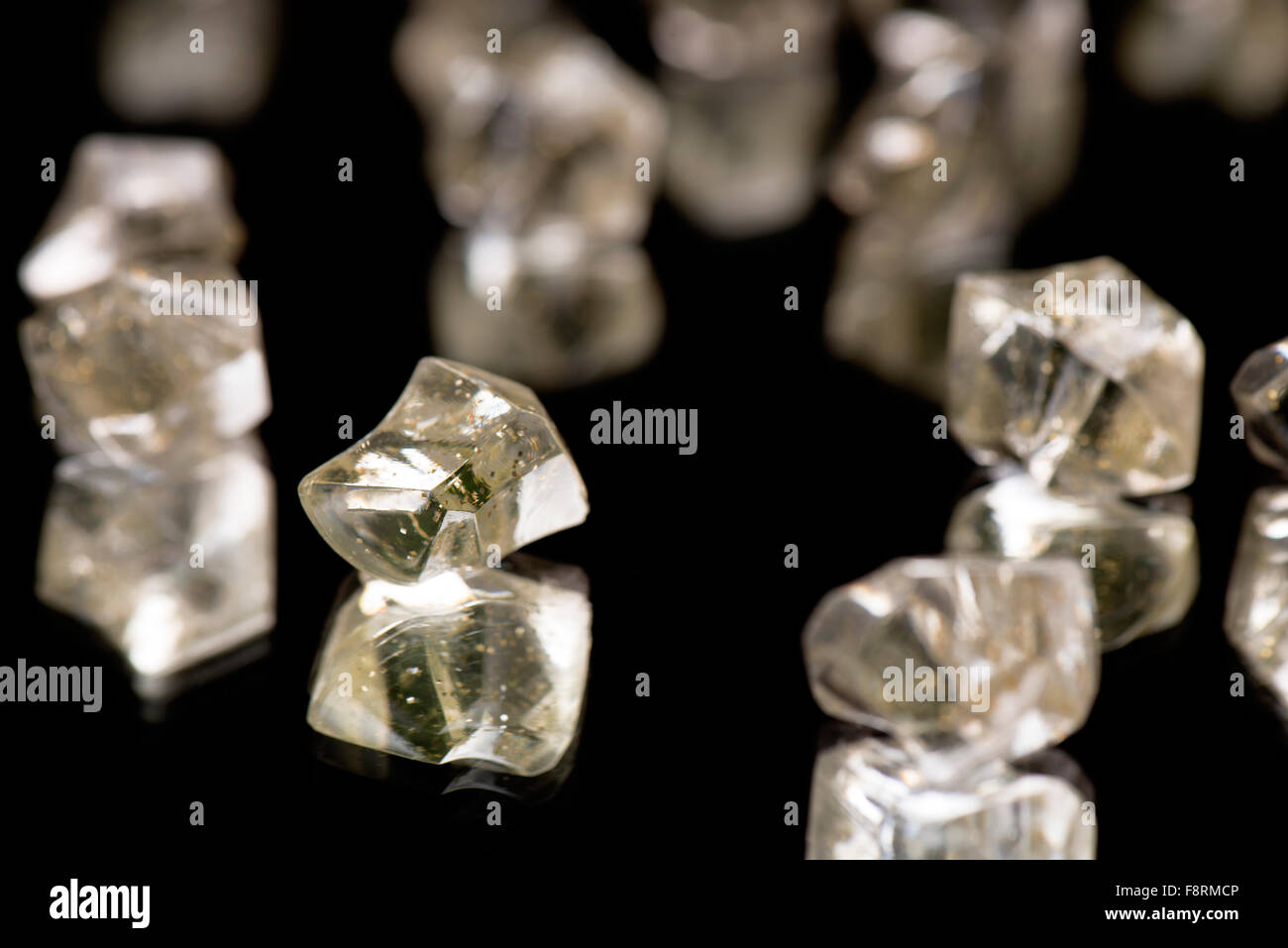 Clear glass crystals hi-res stock photography and images - Alamy