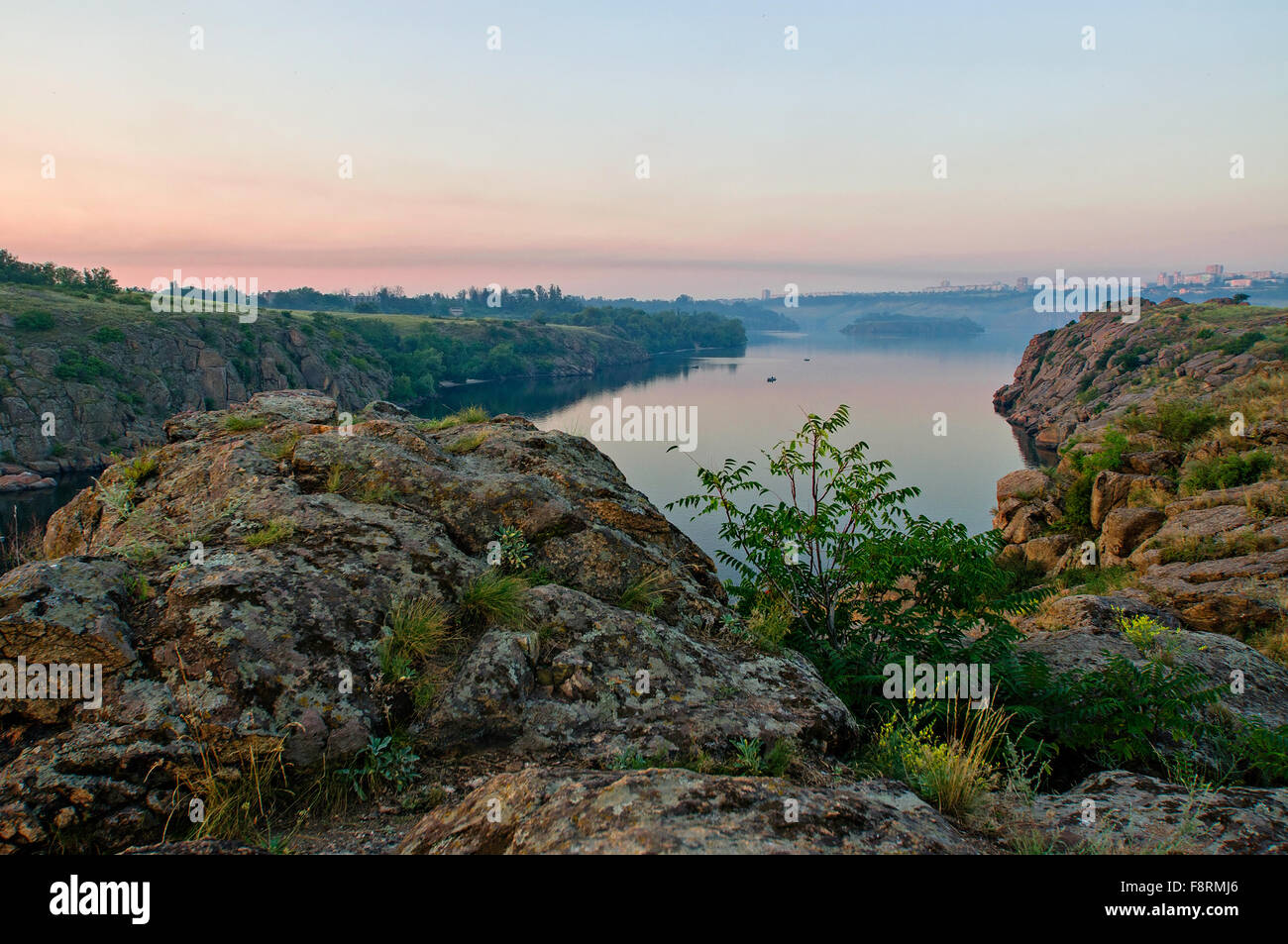 Outdoor dawn and river hi-res stock photography and images - Alamy