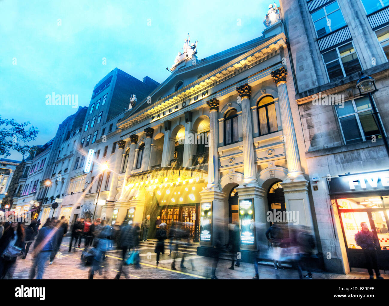 The london palladium theatre hi-res stock photography and images - Alamy