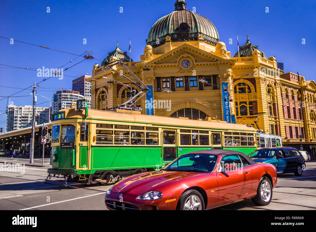 Iconic melbourne trams hi-res stock photography and images - Alamy