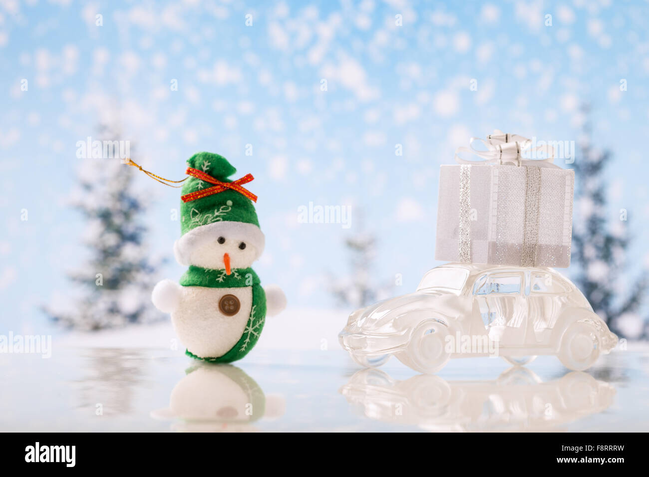 Car with gifts hi-res stock photography and images - Alamy
