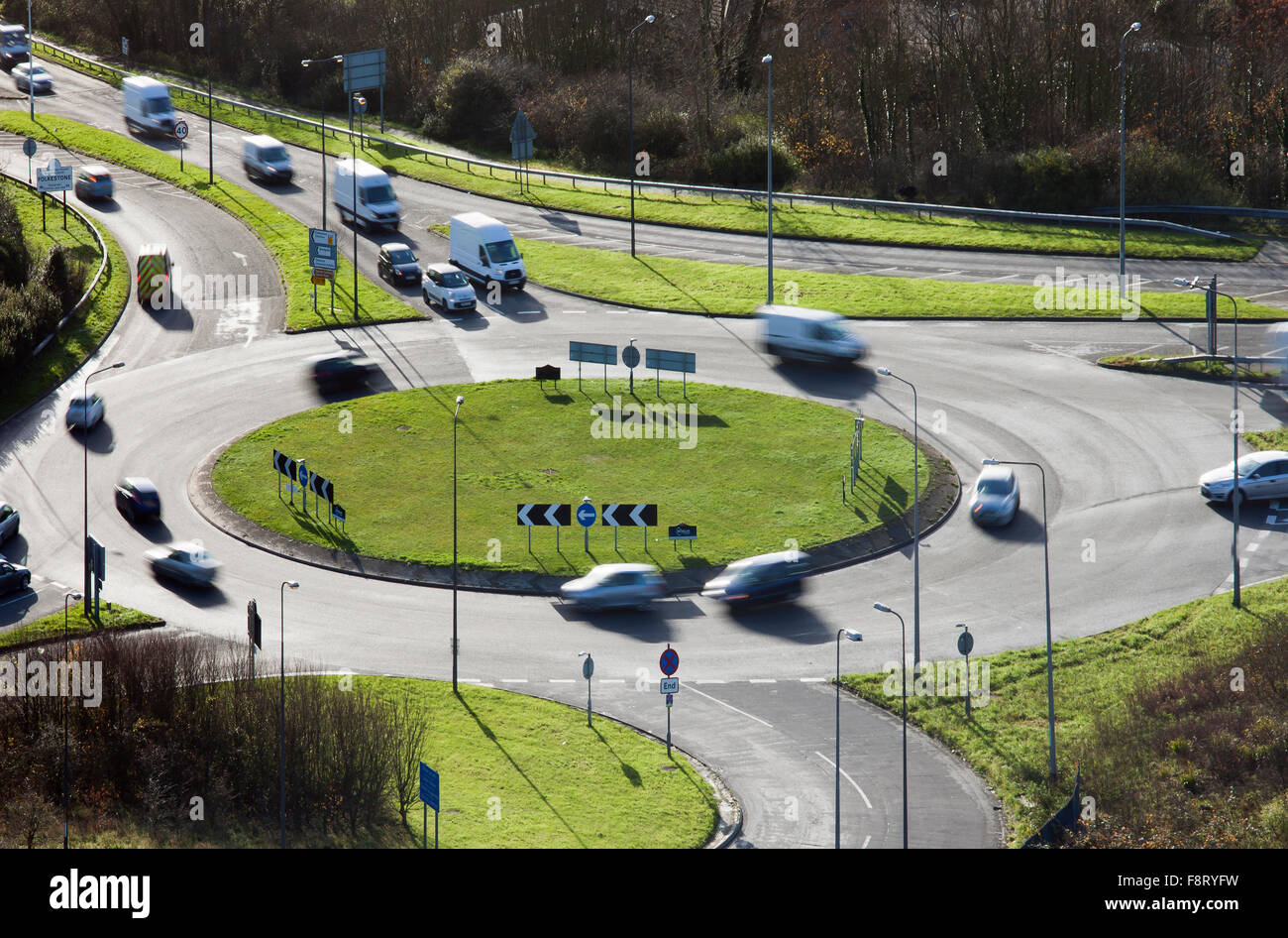Busy roundabout hi-res stock photography and images - Alamy