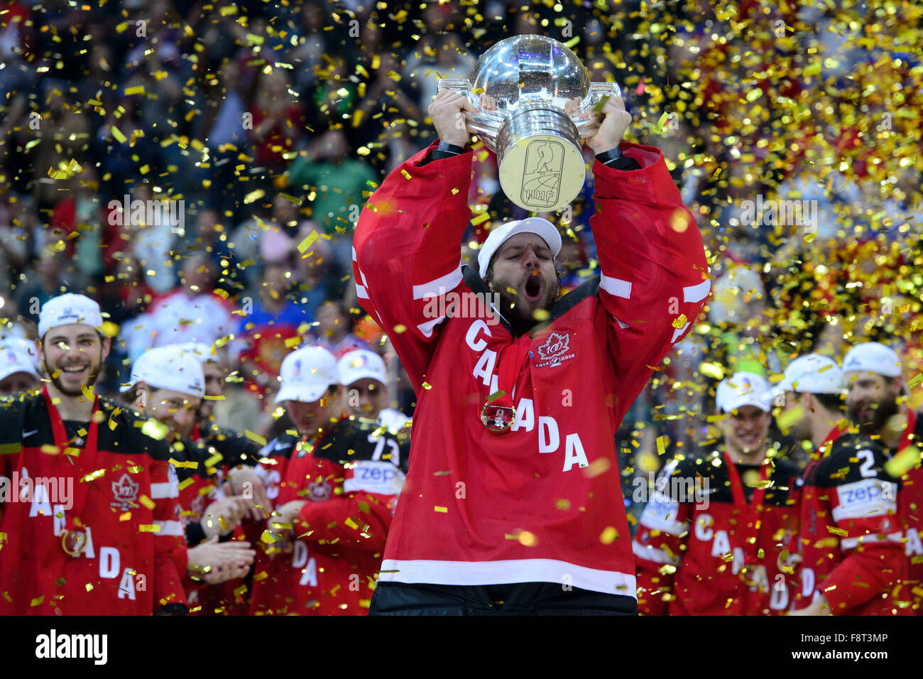 Canadian players with Mike Smith (front) celebrate their victory of the ...