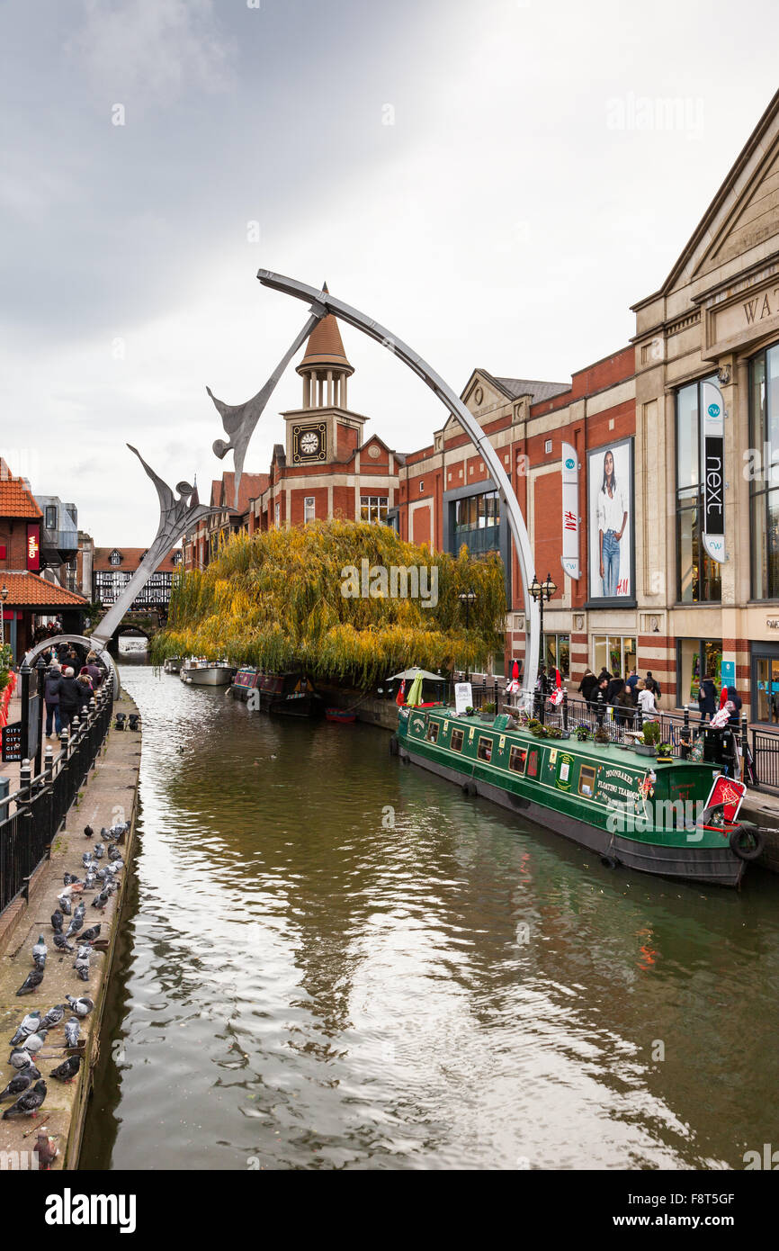 The empowerment sculpture hi-res stock photography and images - Alamy