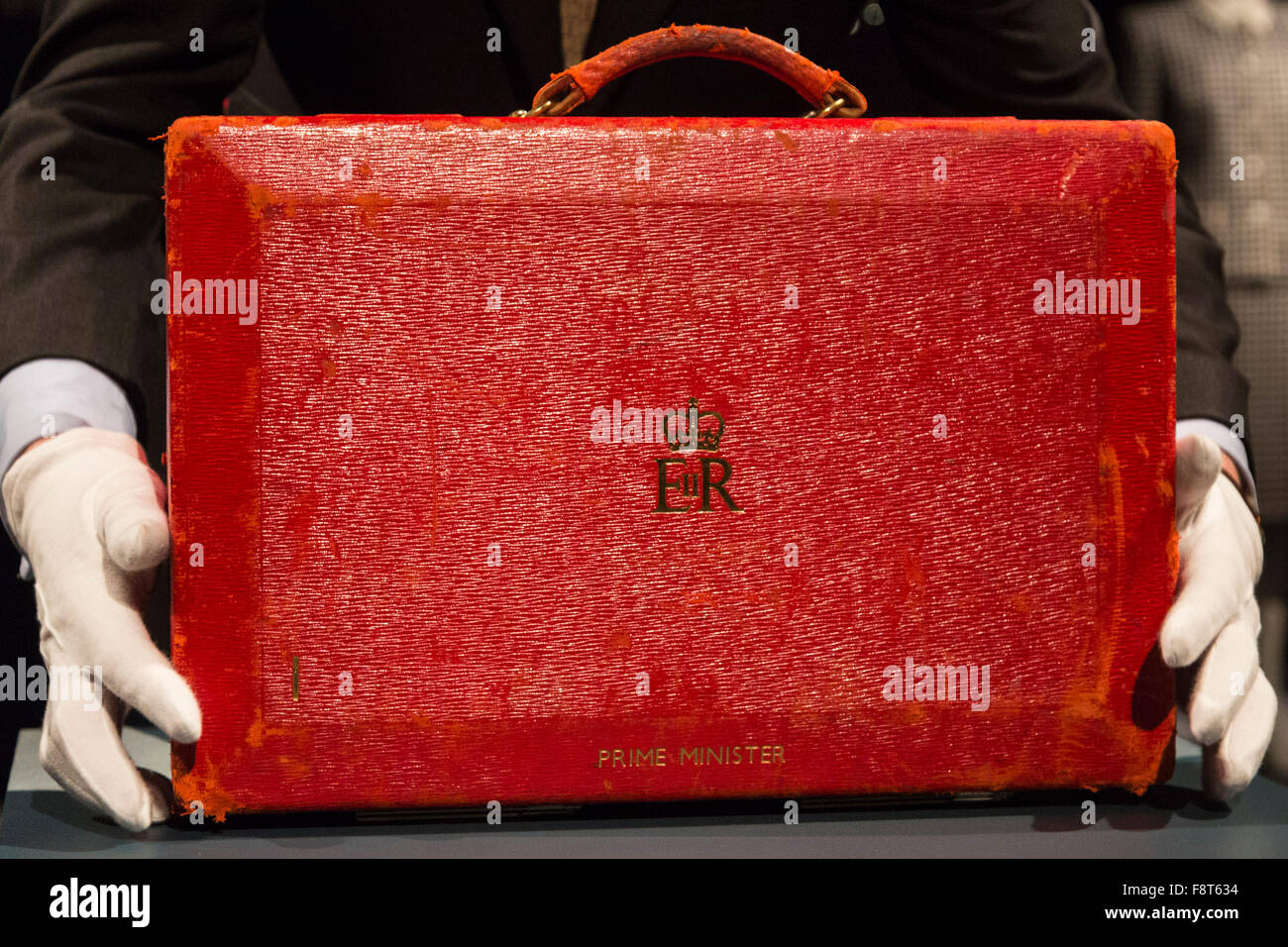 Ministerial red box hi-res stock photography and images - Alamy