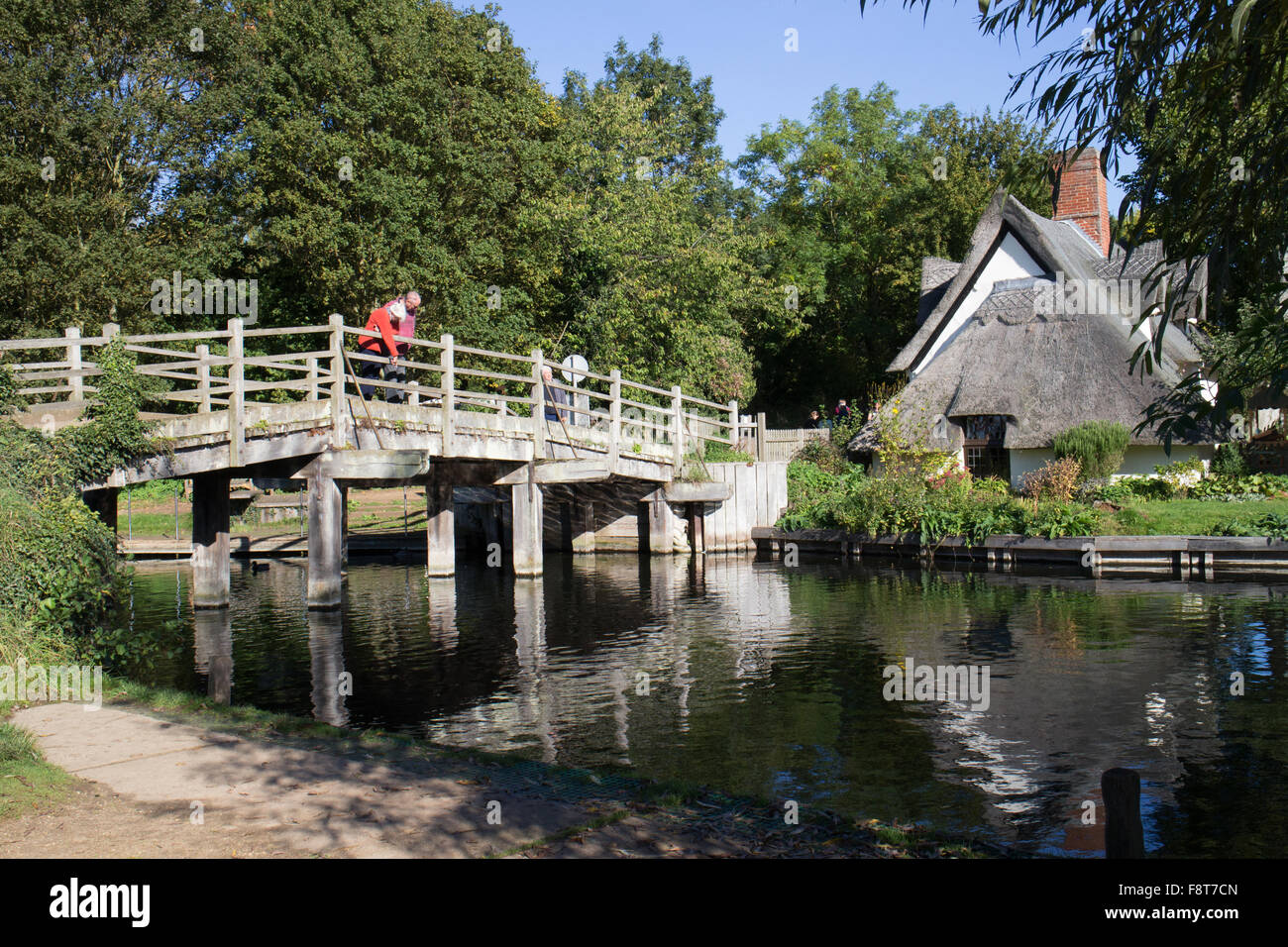 Bridge Cottage and River Stour at Flatford Mill Suffolk England Stock ...