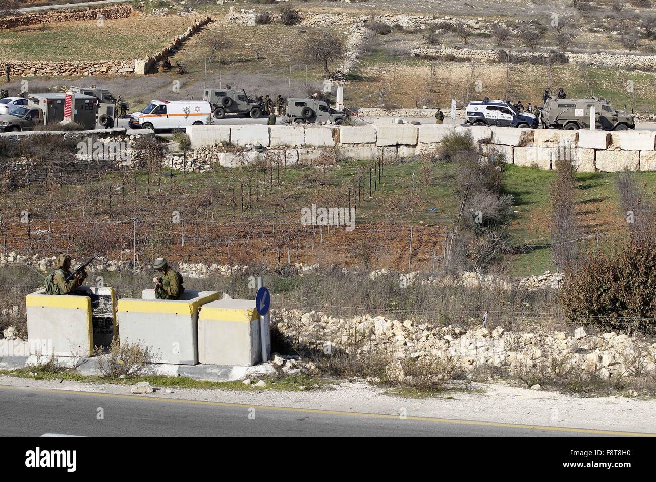 Hebron, West Bank, Palestinian Territory. 11th Dec, 2015. Israeli ...