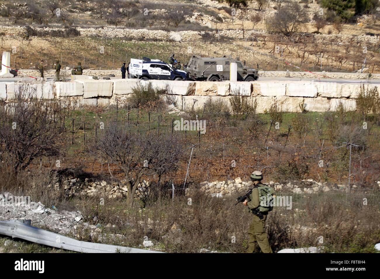 Hebron, West Bank, Palestinian Territory. 11th Dec, 2015. Israeli ...