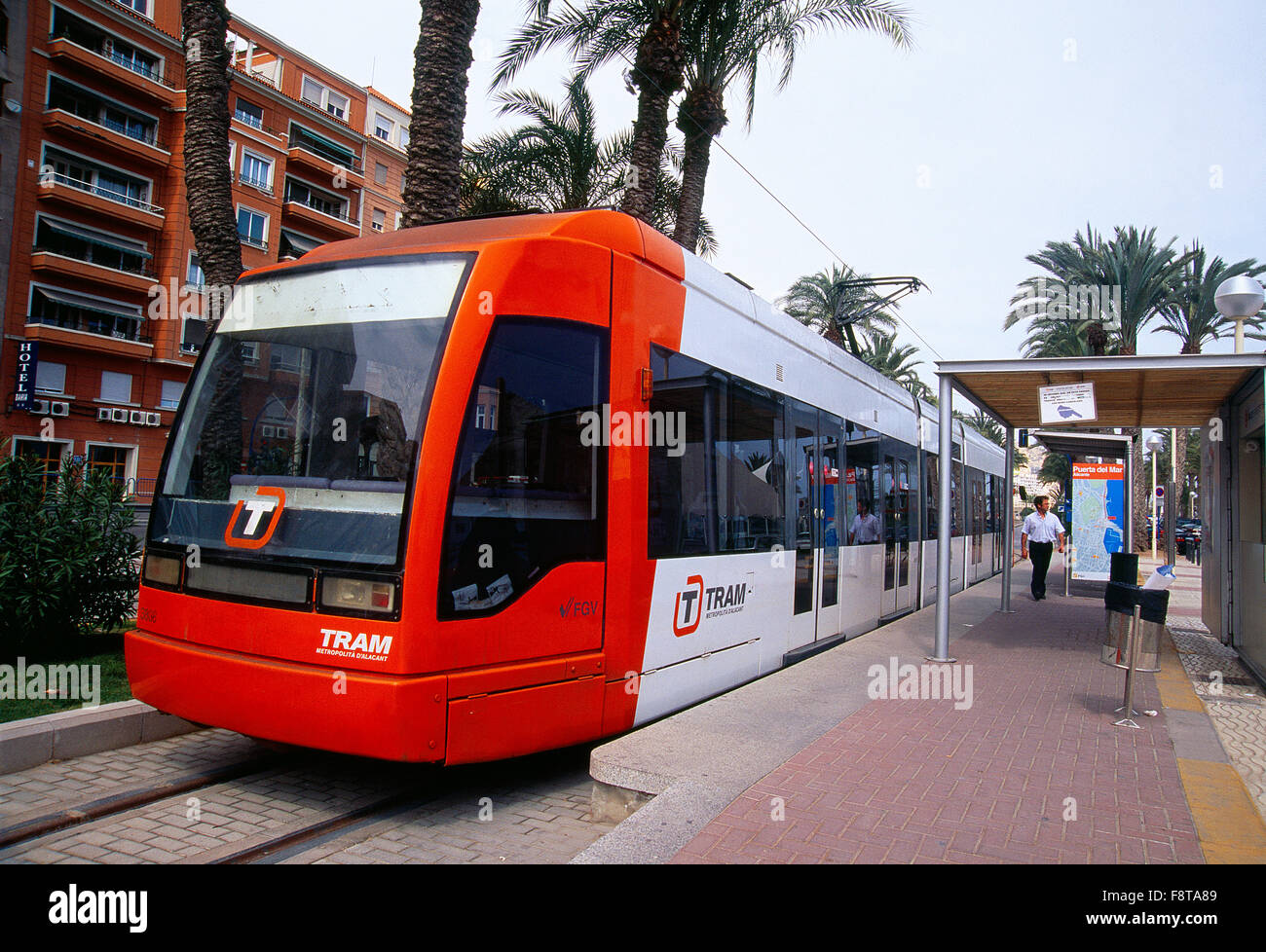Linea del tram hi-res stock photography and images - Alamy