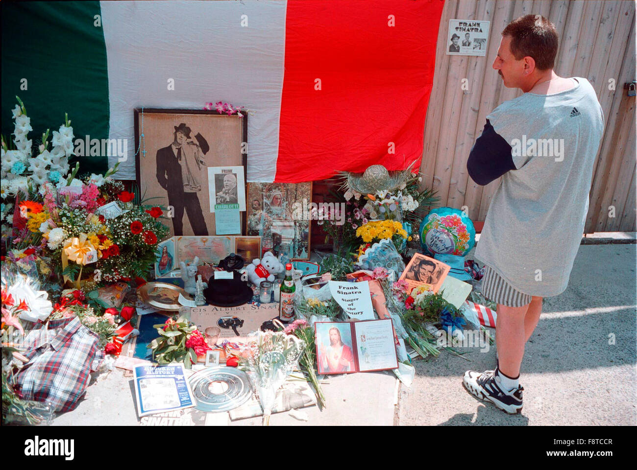 Frank sinatra who in hi-res stock photography and images - Alamy