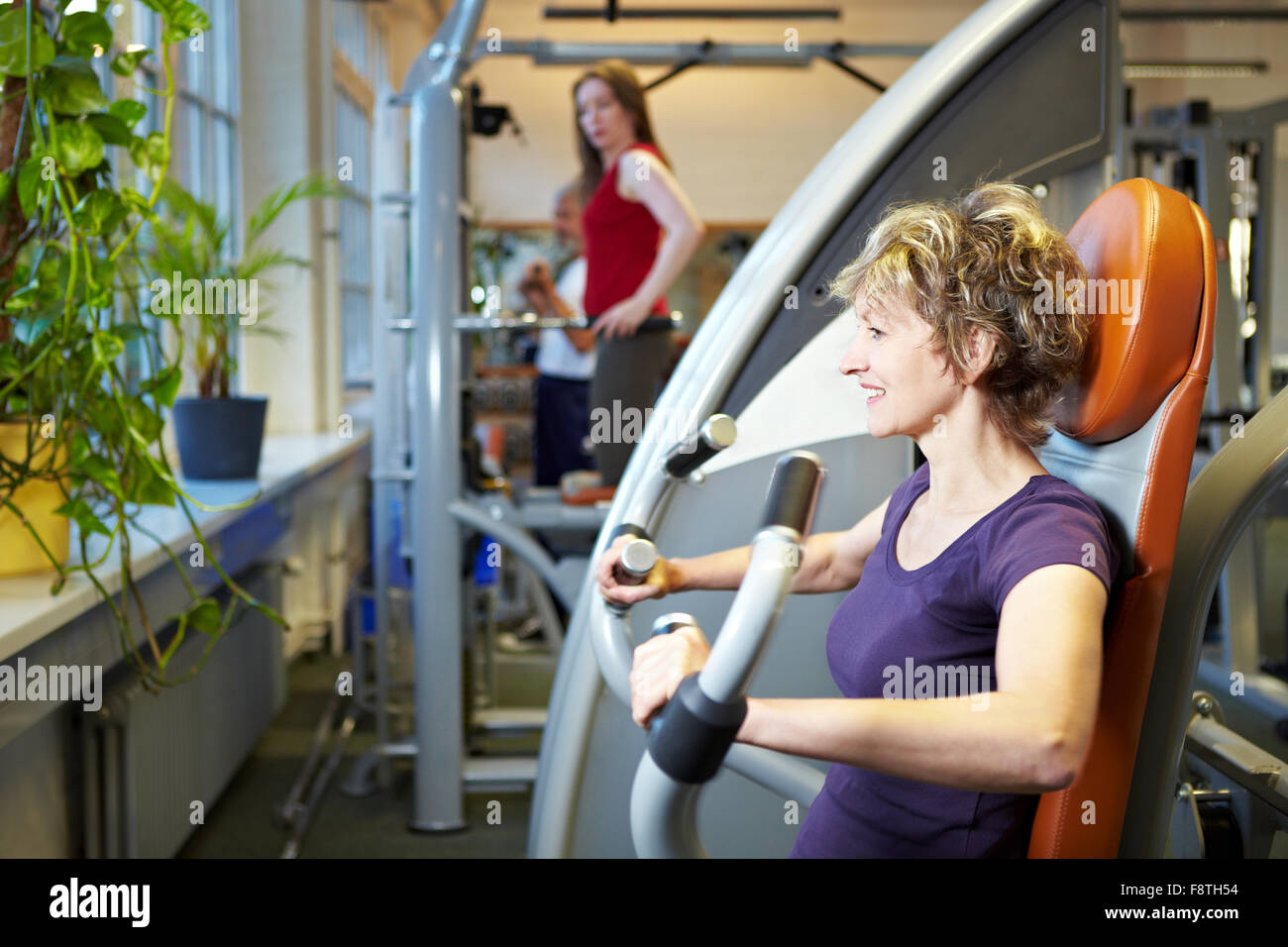 Senior rowing machine hi-res stock photography and images - Alamy