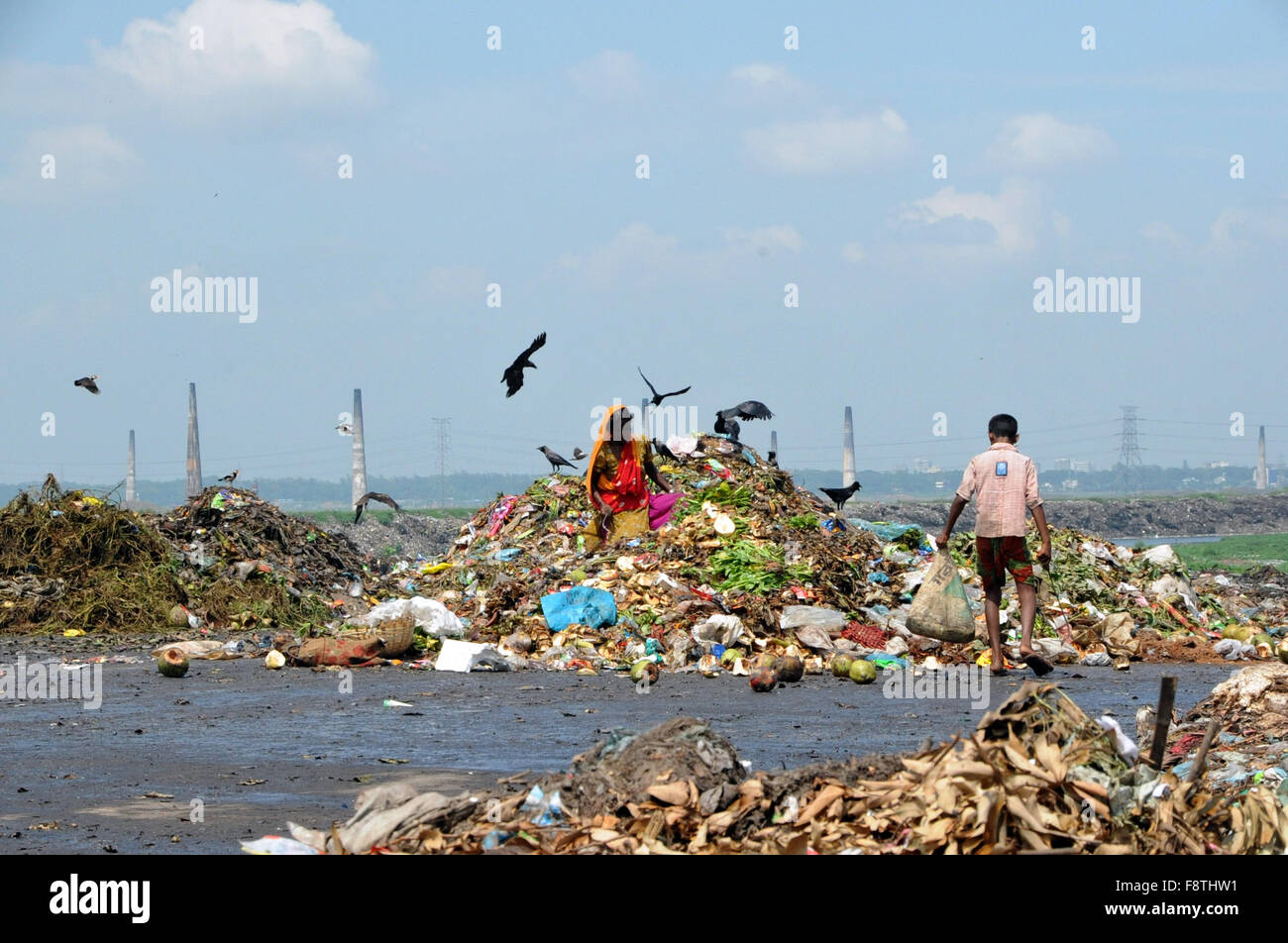 Indian waste pickers hi-res stock photography and images - Alamy