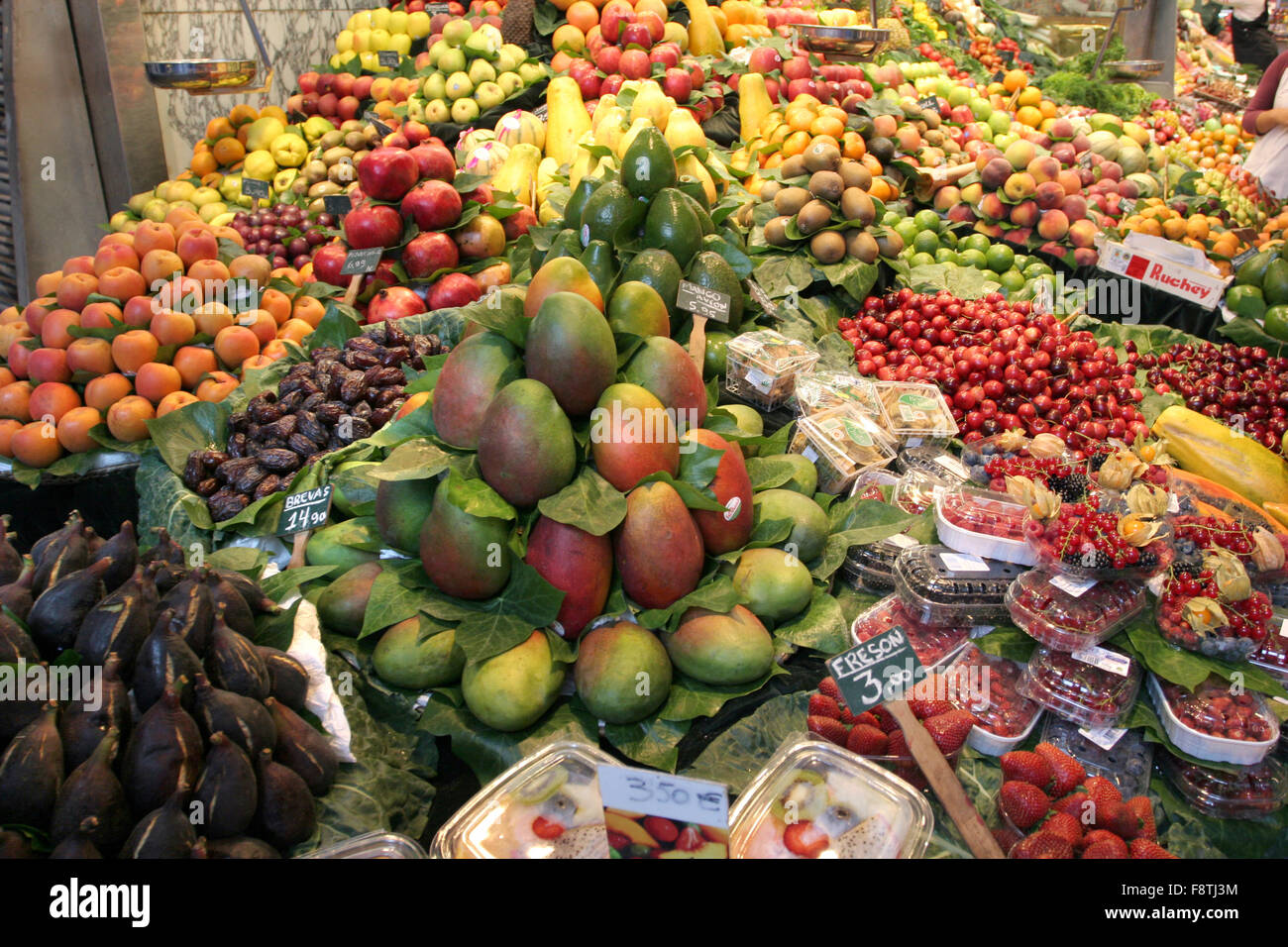 La boqueria market fruits vegetables hi-res stock photography and ...