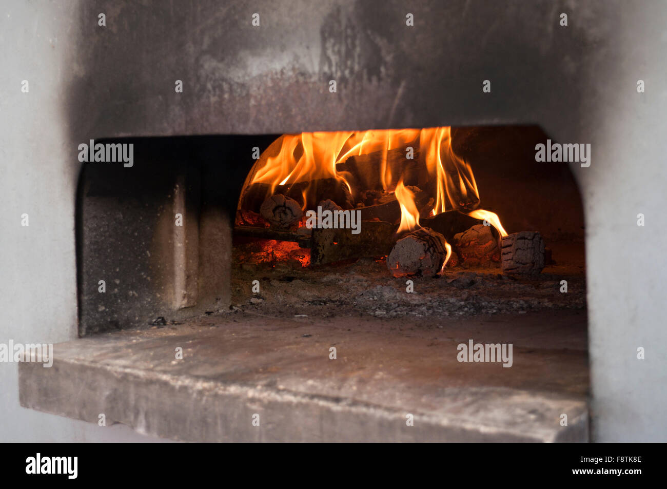 Italian traditional pizza wood oven Stock Photo - Alamy