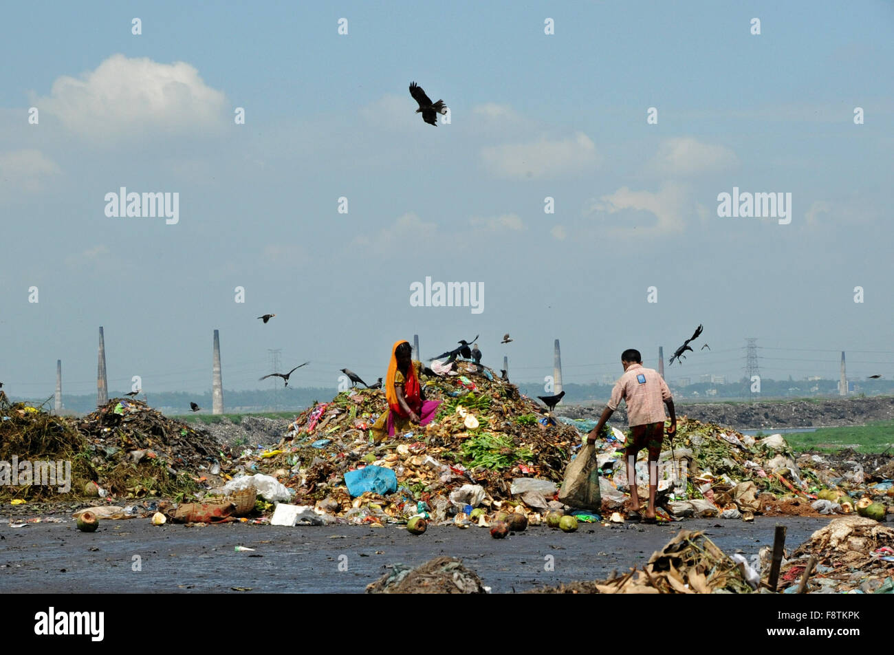 Indian waste pickers hi-res stock photography and images - Alamy
