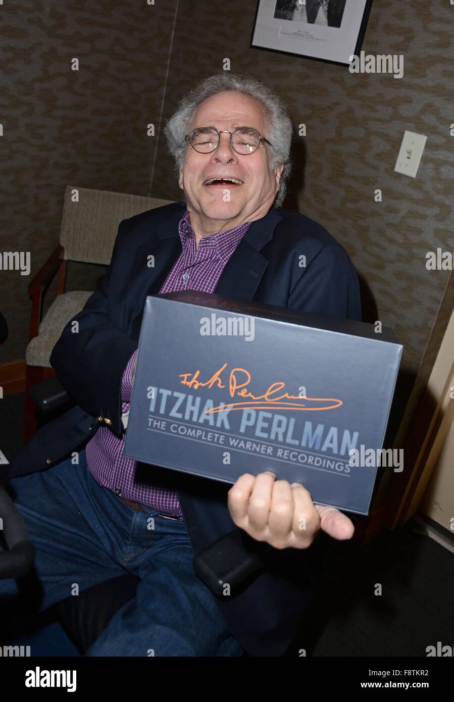 New York, NY, USA. 10th Dec, 2015. Itzhak Perlman at in-store ...