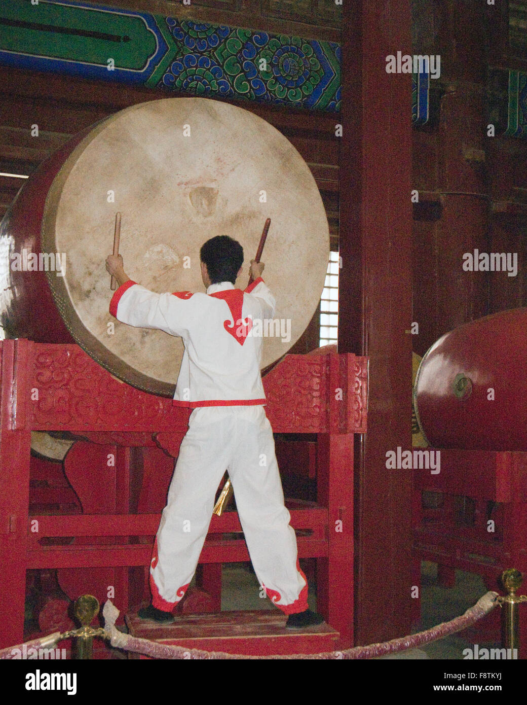 Drum tower beijing china hi-res stock photography and images - Alamy
