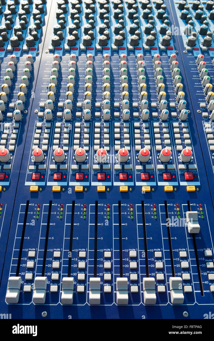 Record player radio console hi-res stock photography and images - Alamy