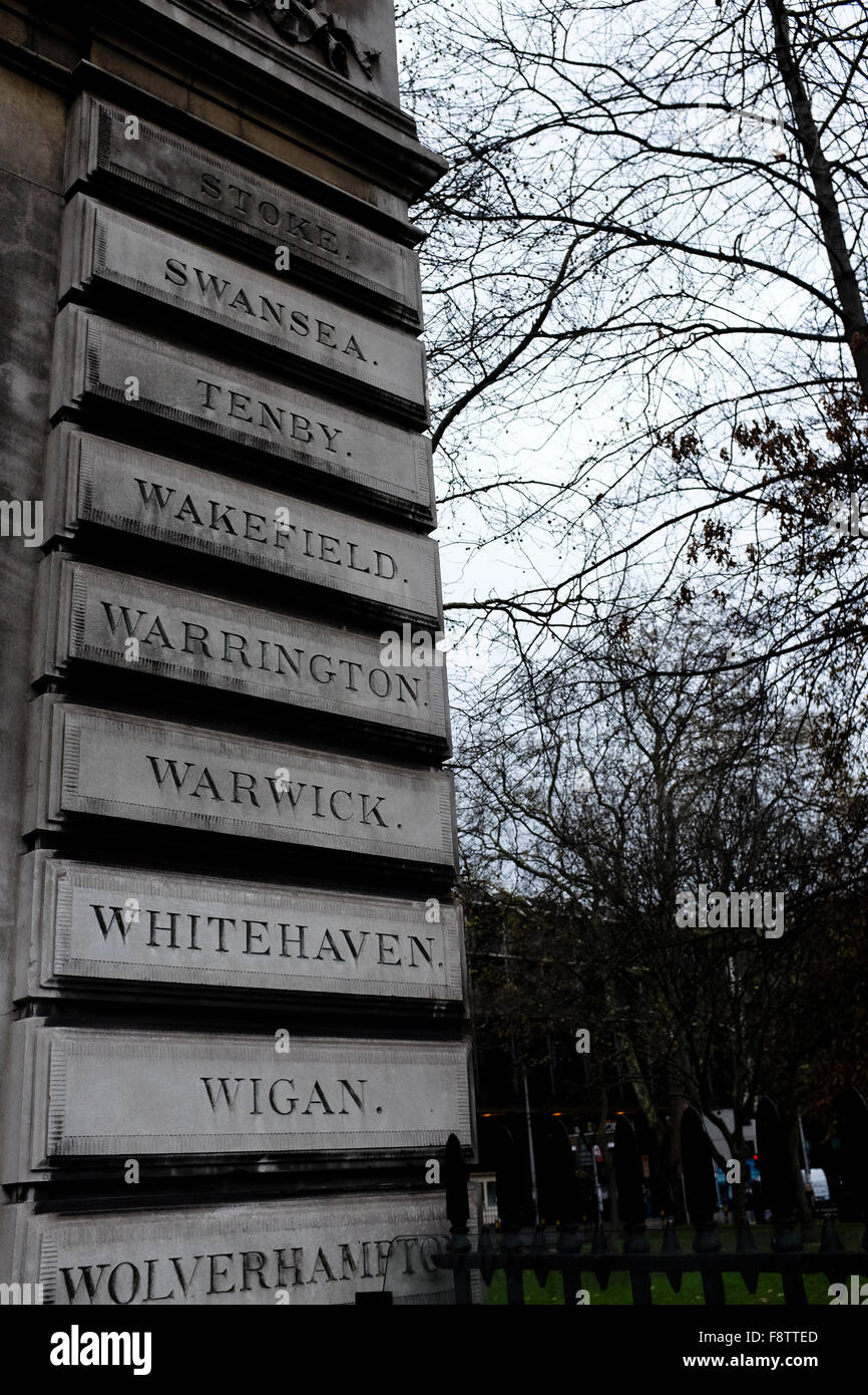 Euston arch station hi-res stock photography and images - Alamy