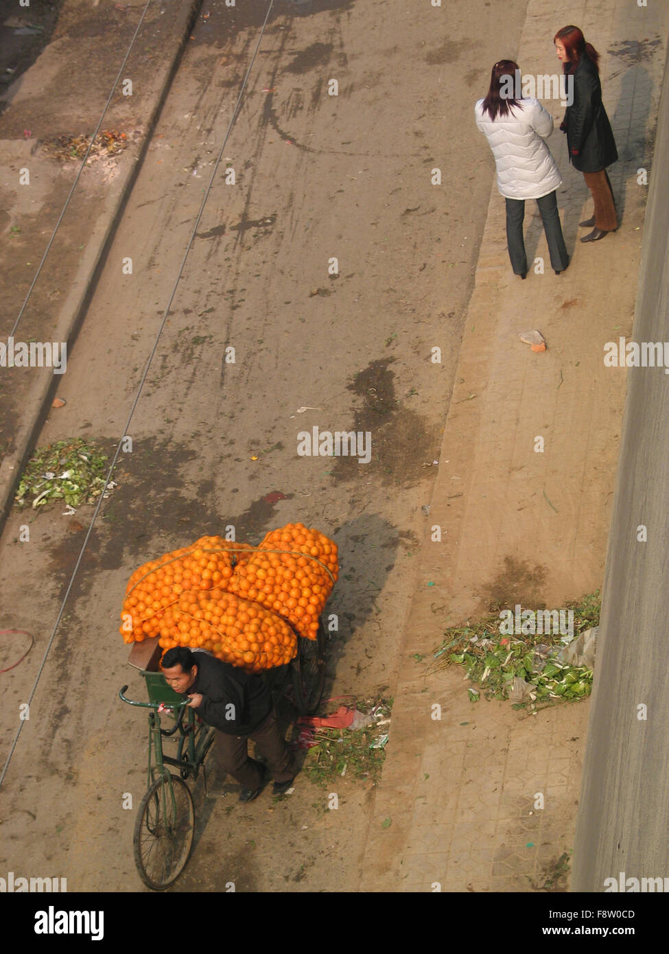 Load of oranges hi-res stock photography and images - Alamy