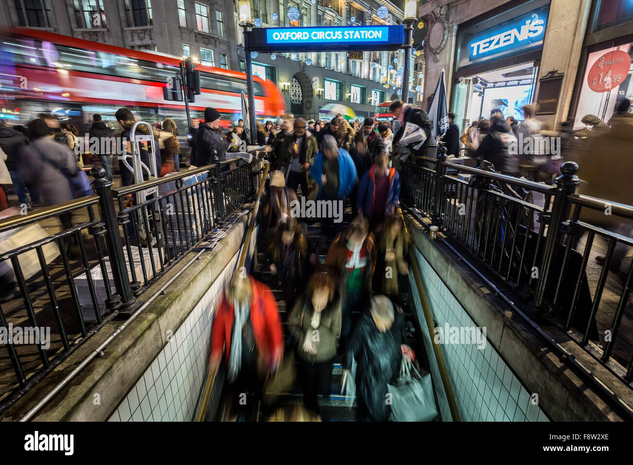 Underground rush hour hi-res stock photography and images - Alamy