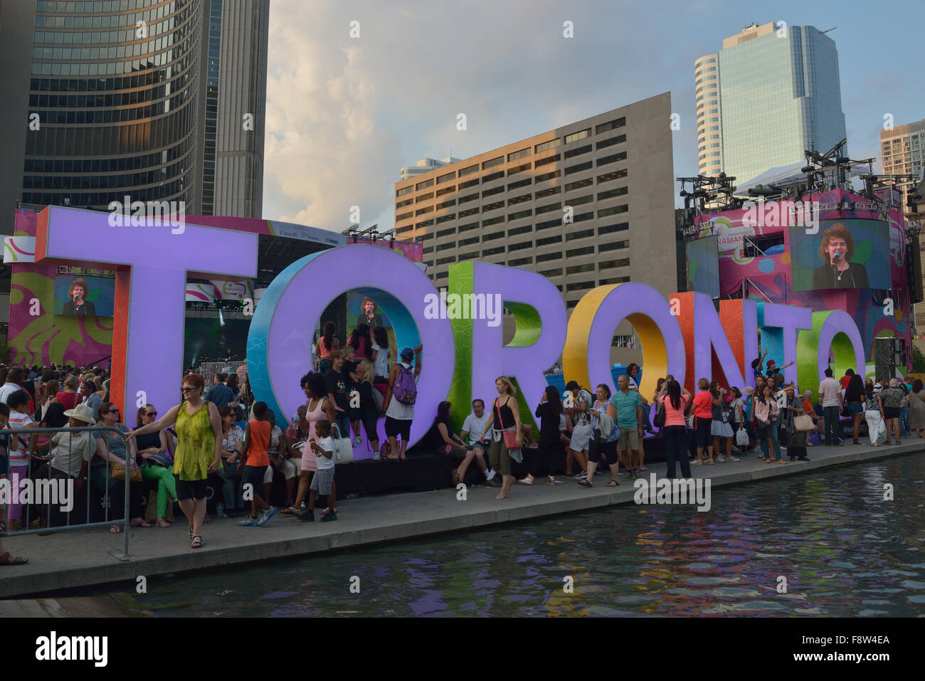 The Toronto Sign at Nathan Phillips Square Stock Photo - Alamy