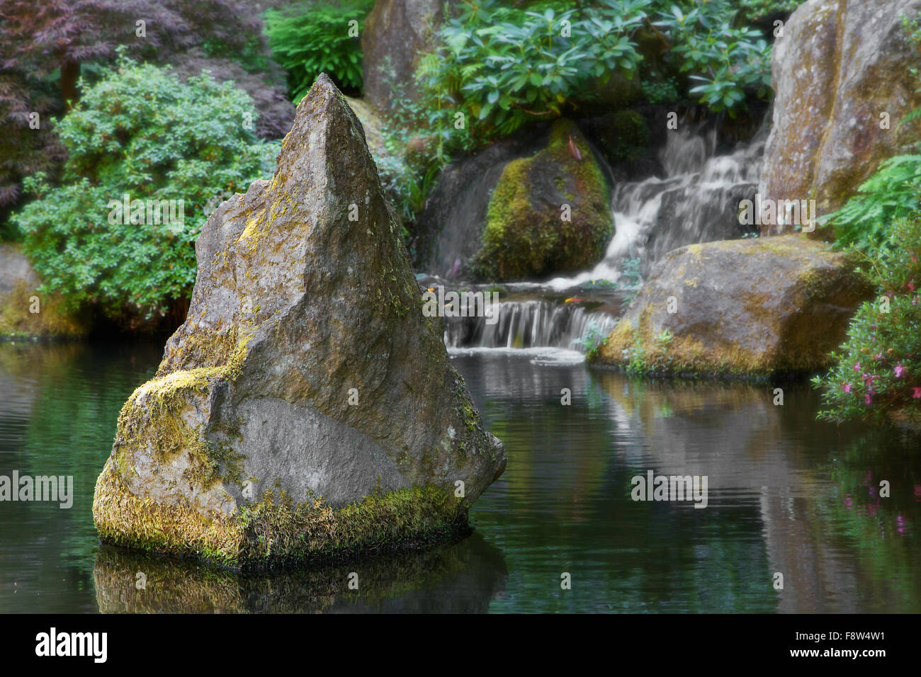 Boulder and waterfall hi-res stock photography and images - Alamy