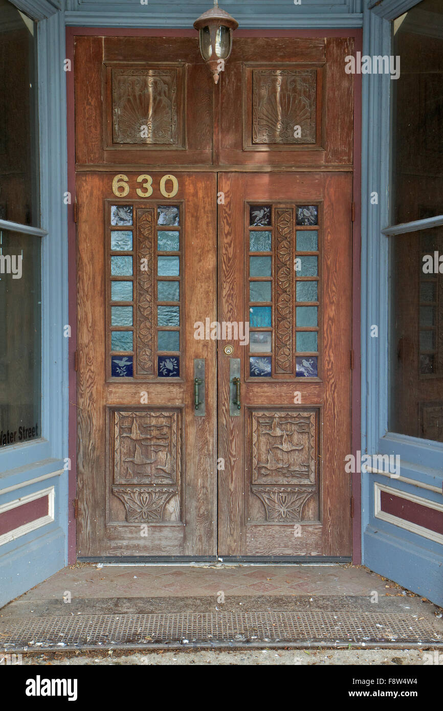Duck Carved Doors Stock Photo - Alamy