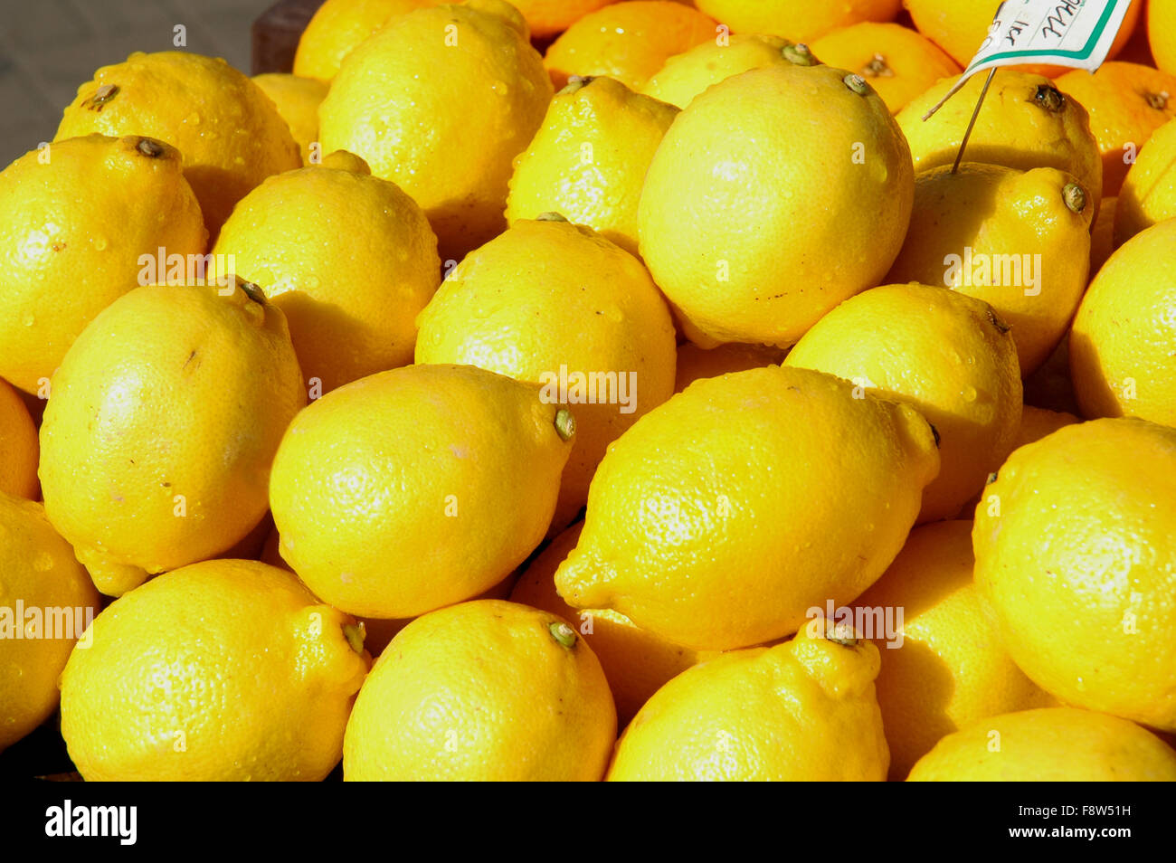 Lemons on display Stock Photo - Alamy