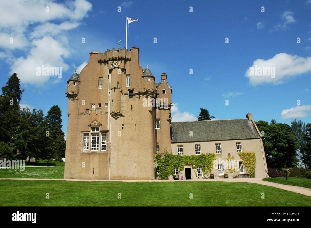 Medieval Scottish castle in bright summer day Stock Photo - Alamy
