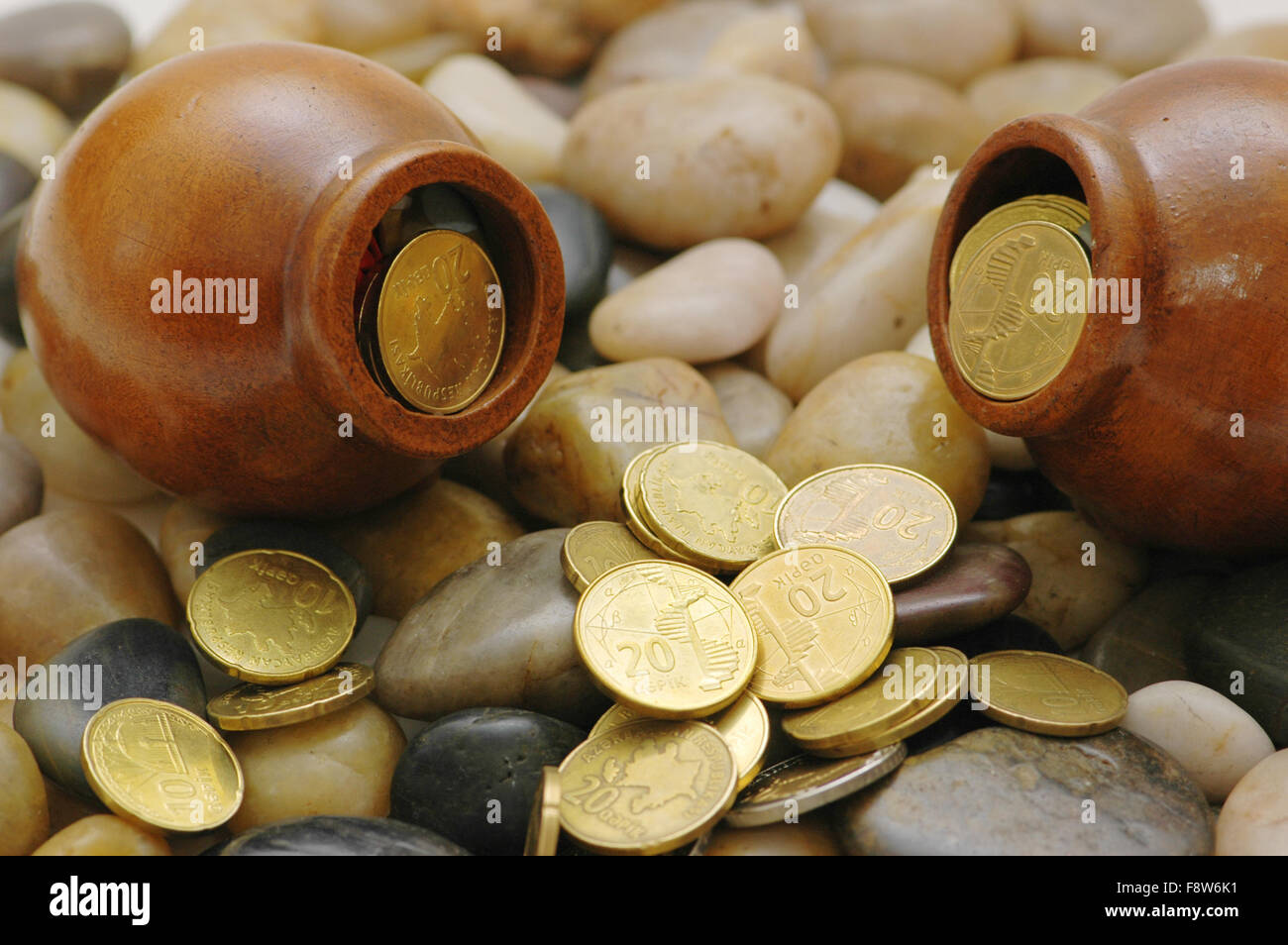 Two pots money hi-res stock photography and images - Alamy